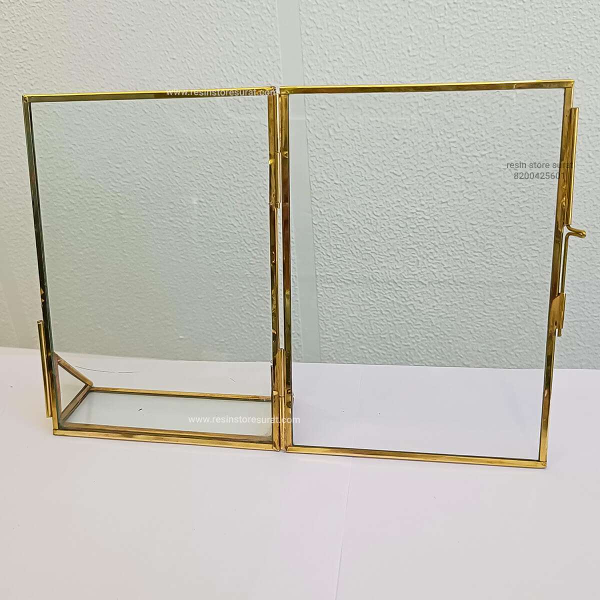 Vertical Vintage Frame With Stand – Resin Store Surat